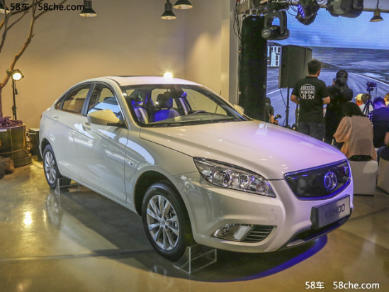 北汽新能源EU400上市 补贴后15.89万