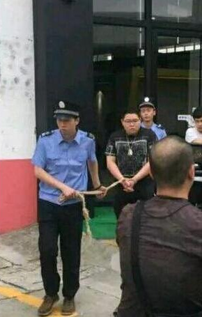 PDD为什么被警察抓? PDD被警察抓事实真相介绍_北京时间