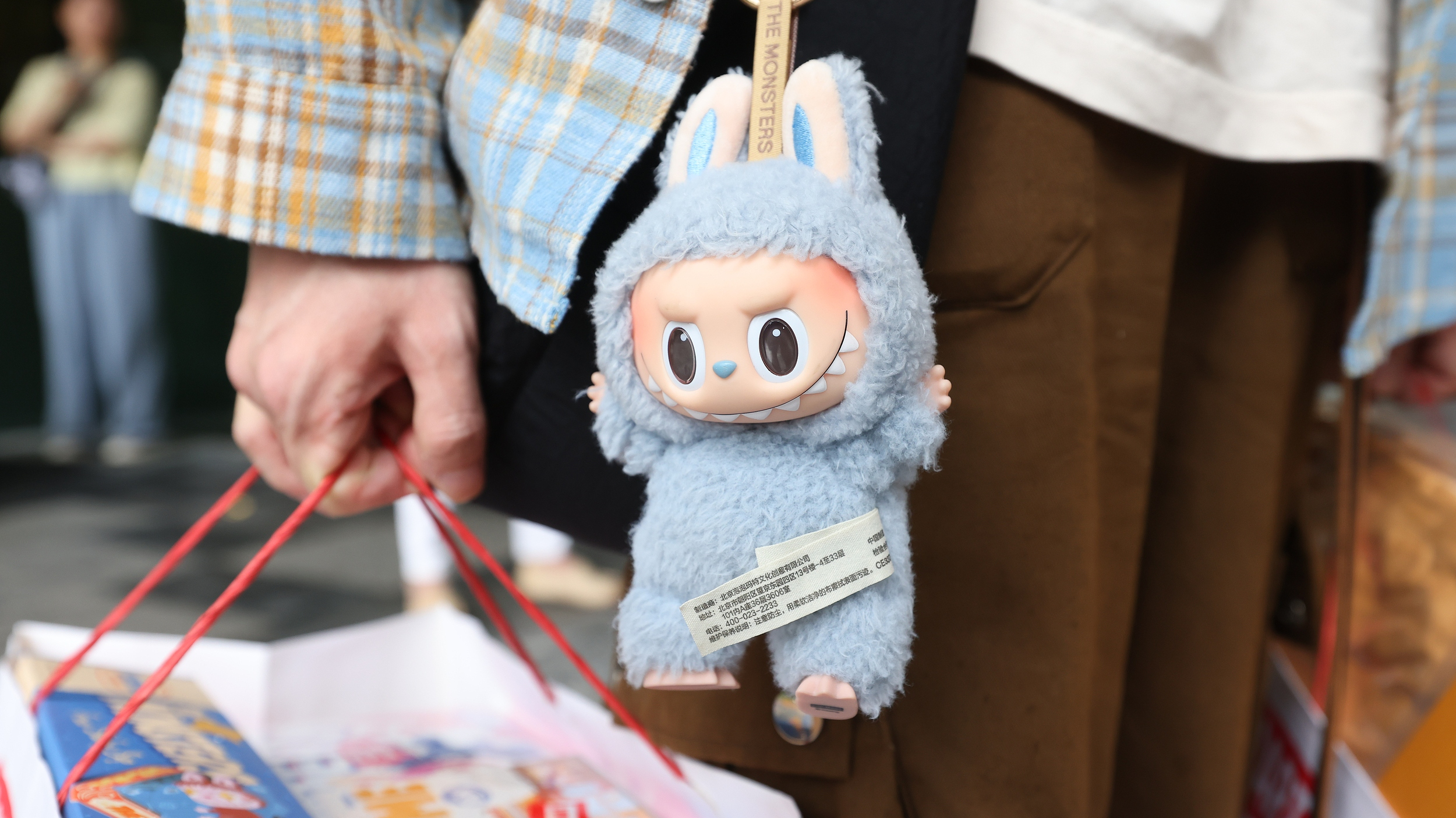 泡泡玛特大规模补货，Labubu首次开启线上预售_北京时间